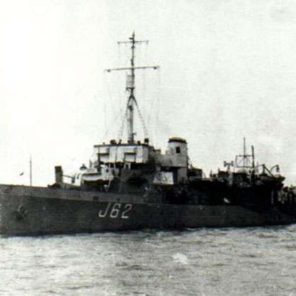 A-Hunt-class-minesweeper - Cranleigh Magazine