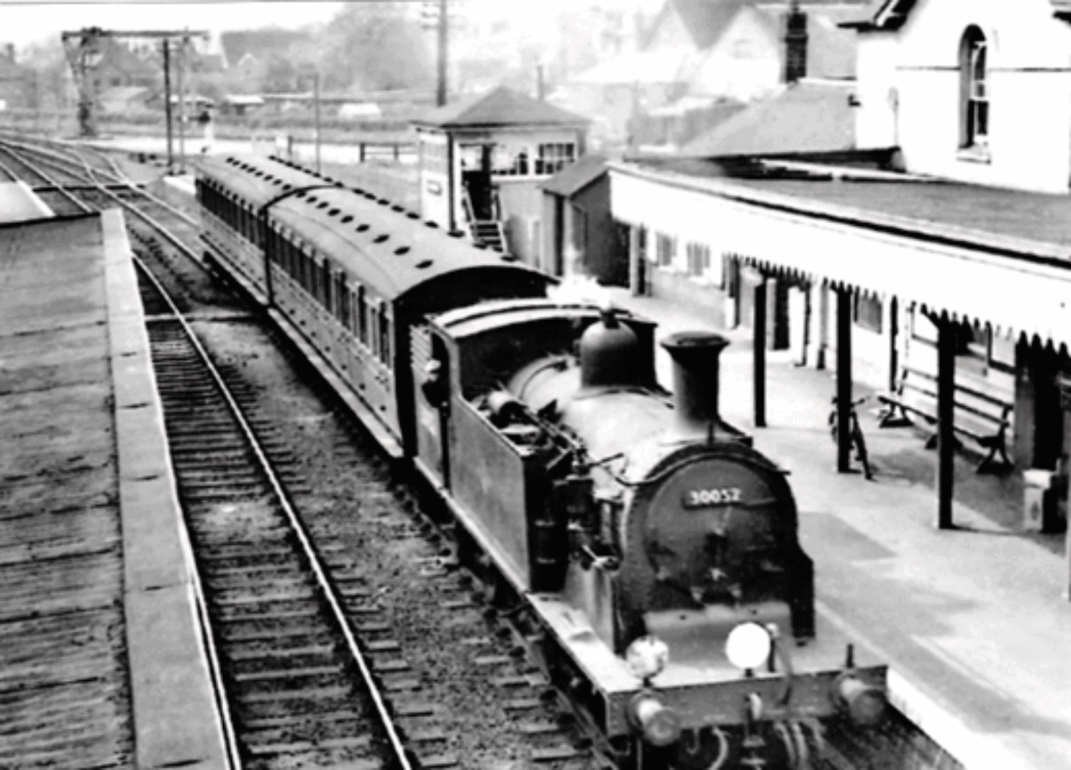 The Joy of Cranleigh - Cranleigh from the Railway Line - Cranleigh Magazine